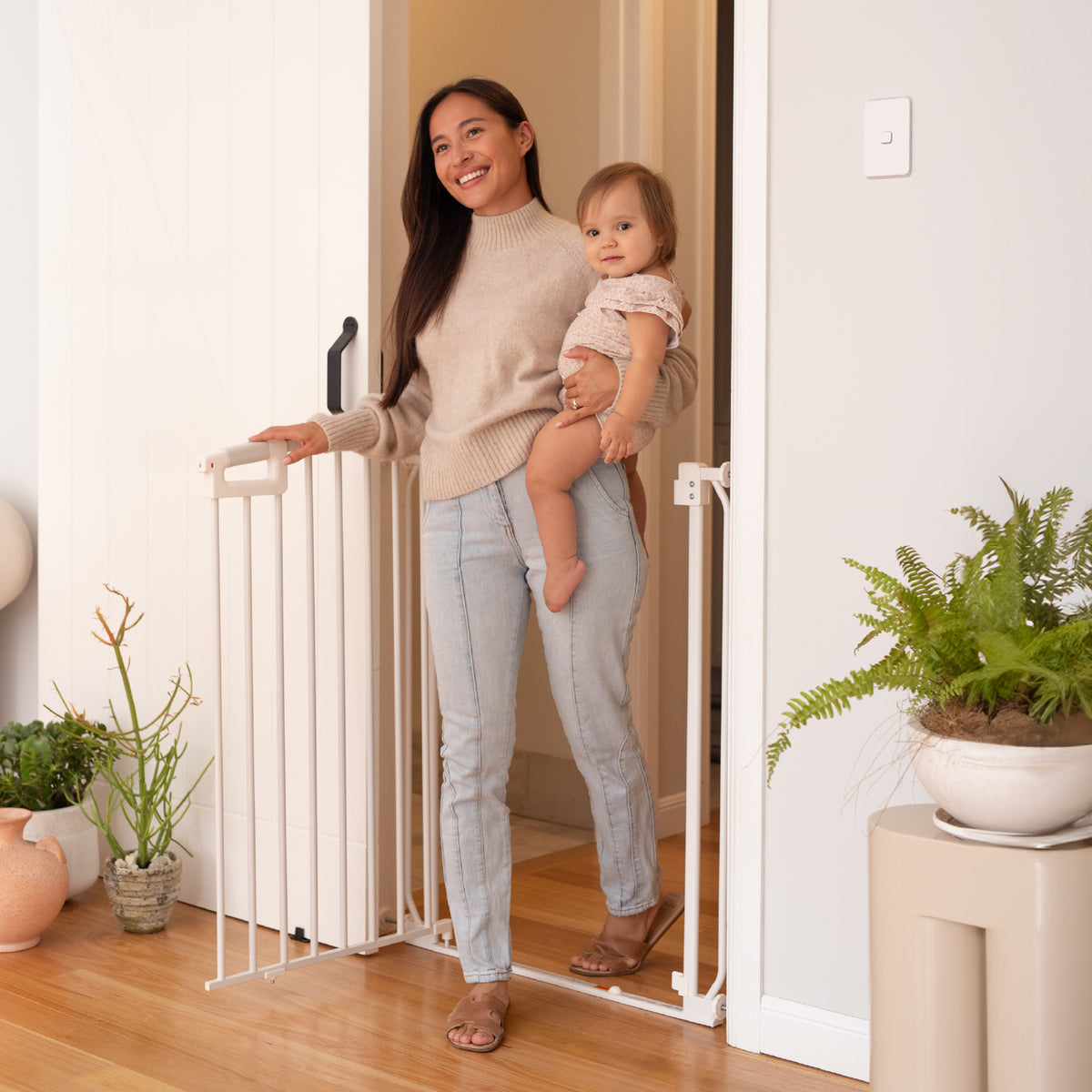 Ultimate Safe Step Baby Gate | Extra Tall | 0.82m W x 0.94m H – Perma ...